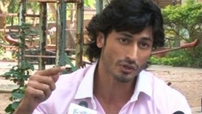'Commando' Movie DVD Launch - Vidyut Jamwal, Pooja Chopra, Jaideep ...